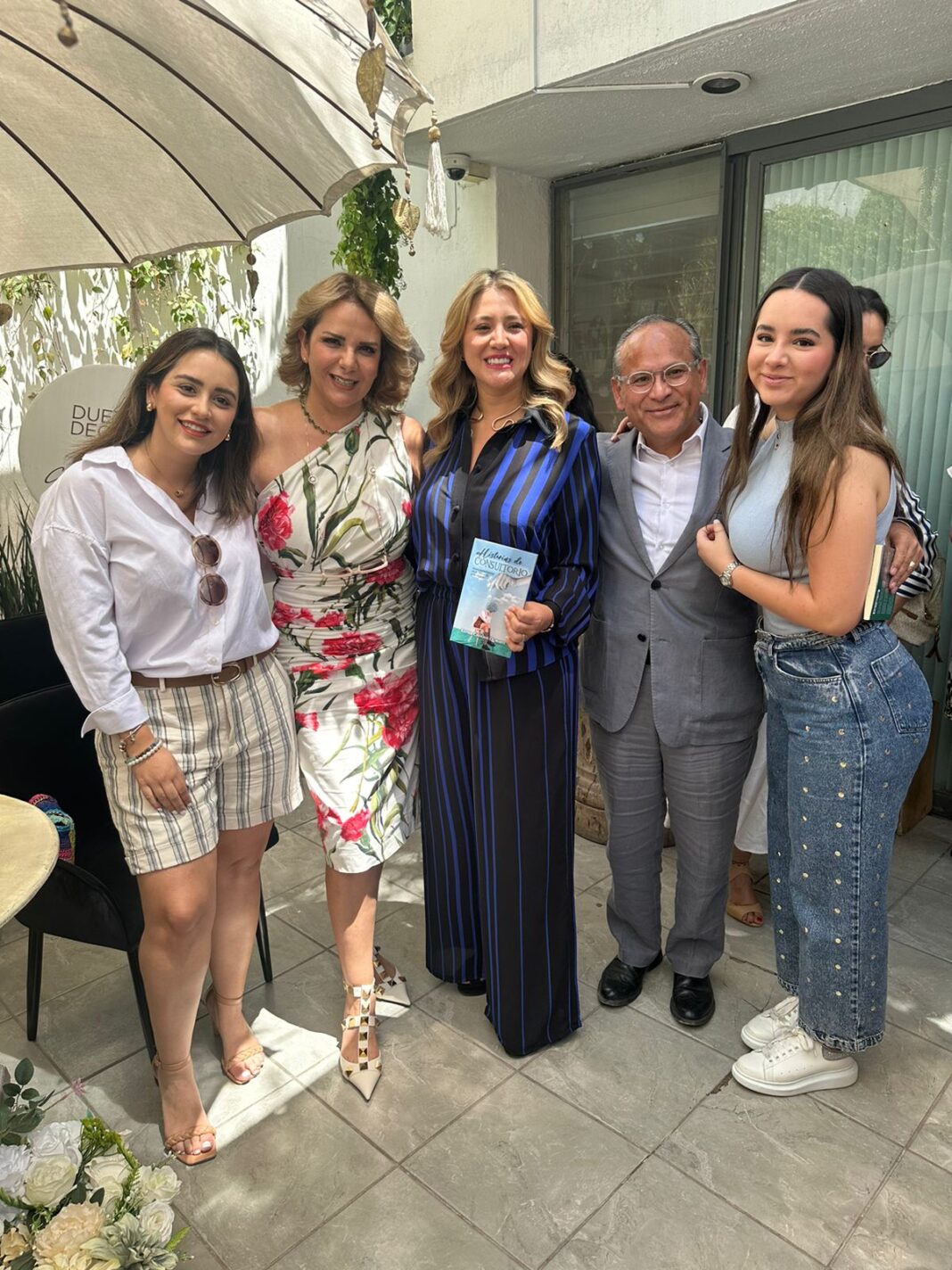 Presentación del libro "Historias de Consultorio. Acompañamiento en la asesoría psicológica" Por ...
